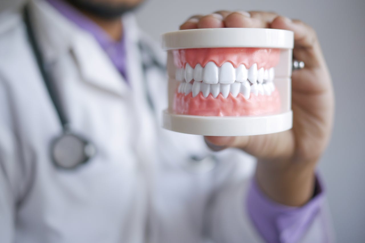 What to expect during the denture fitting process – Arando